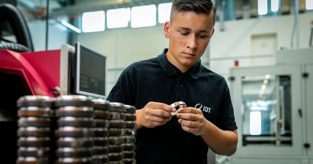 Ausbildung bei IDT mit Teamgeist und Leidenschaft - IDT Industrie- und ...